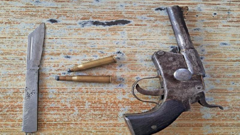 Headline Nepal : Online News Portal | Three Arrested With Pistol And ...