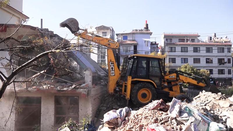 Headline Nepal : Online News Portal | KMC Runs Dozer Over Illegal ...